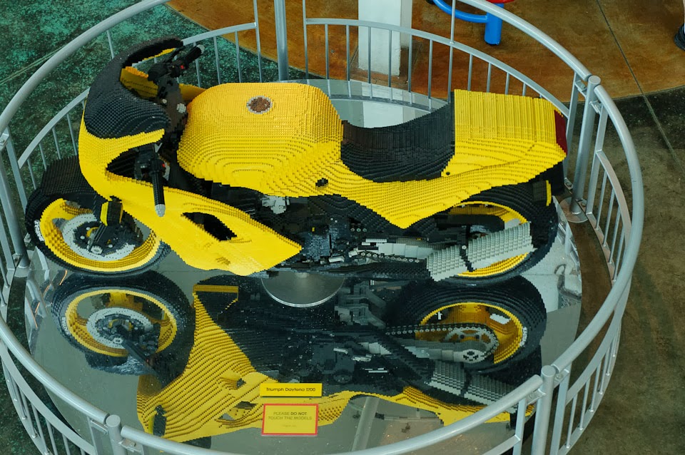 Triumph Daytona 1200 by LEGO - Lsr Bikes