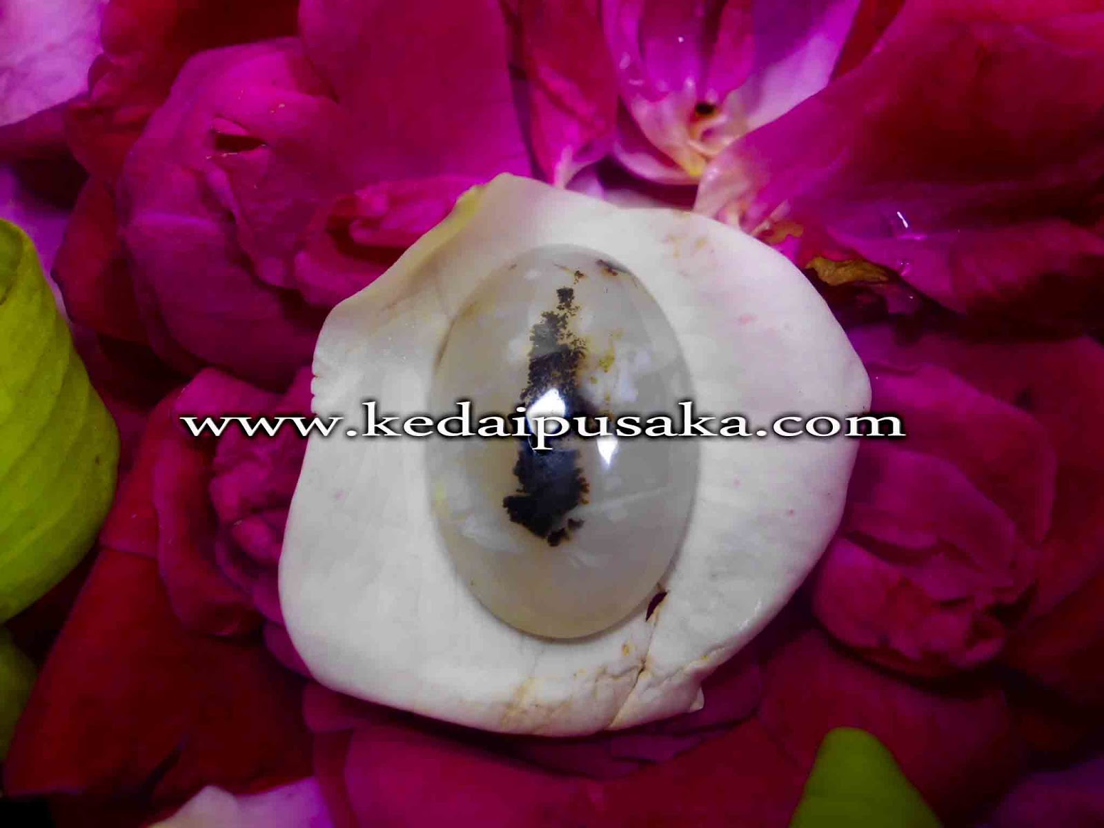 Gambar Pocong Hitam Putih - Gambar Pocong Seram 2019