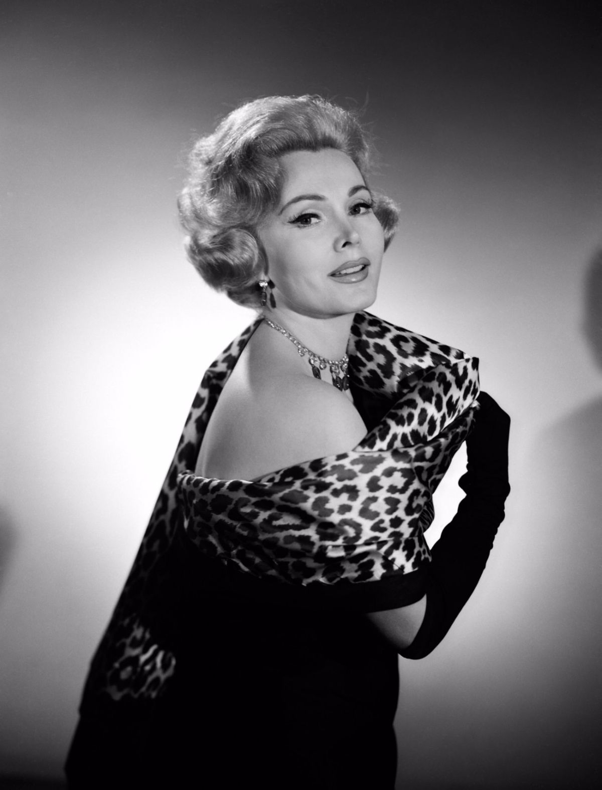 Goodbye Zsa Zsa Gabor! Here Are 30 Beautiful Black and White Photos of ...