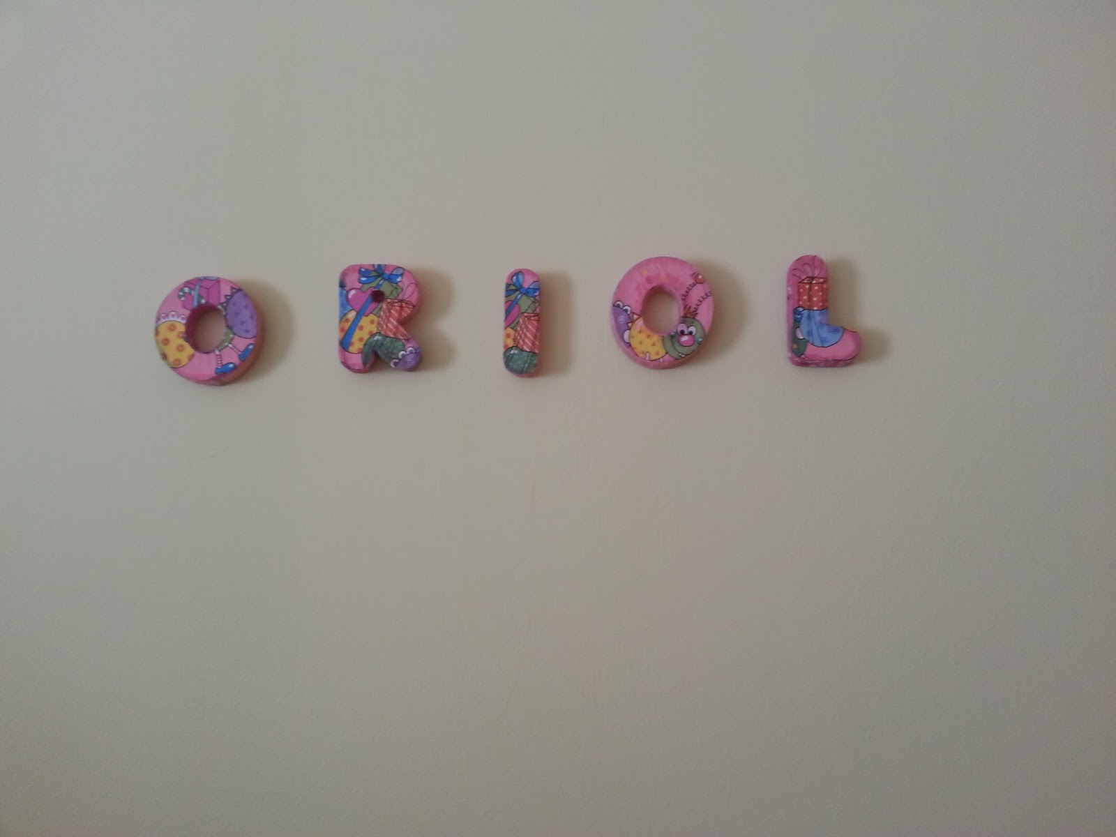 URIMAR CREACIONS: Lletres de cartró forrades amb paper