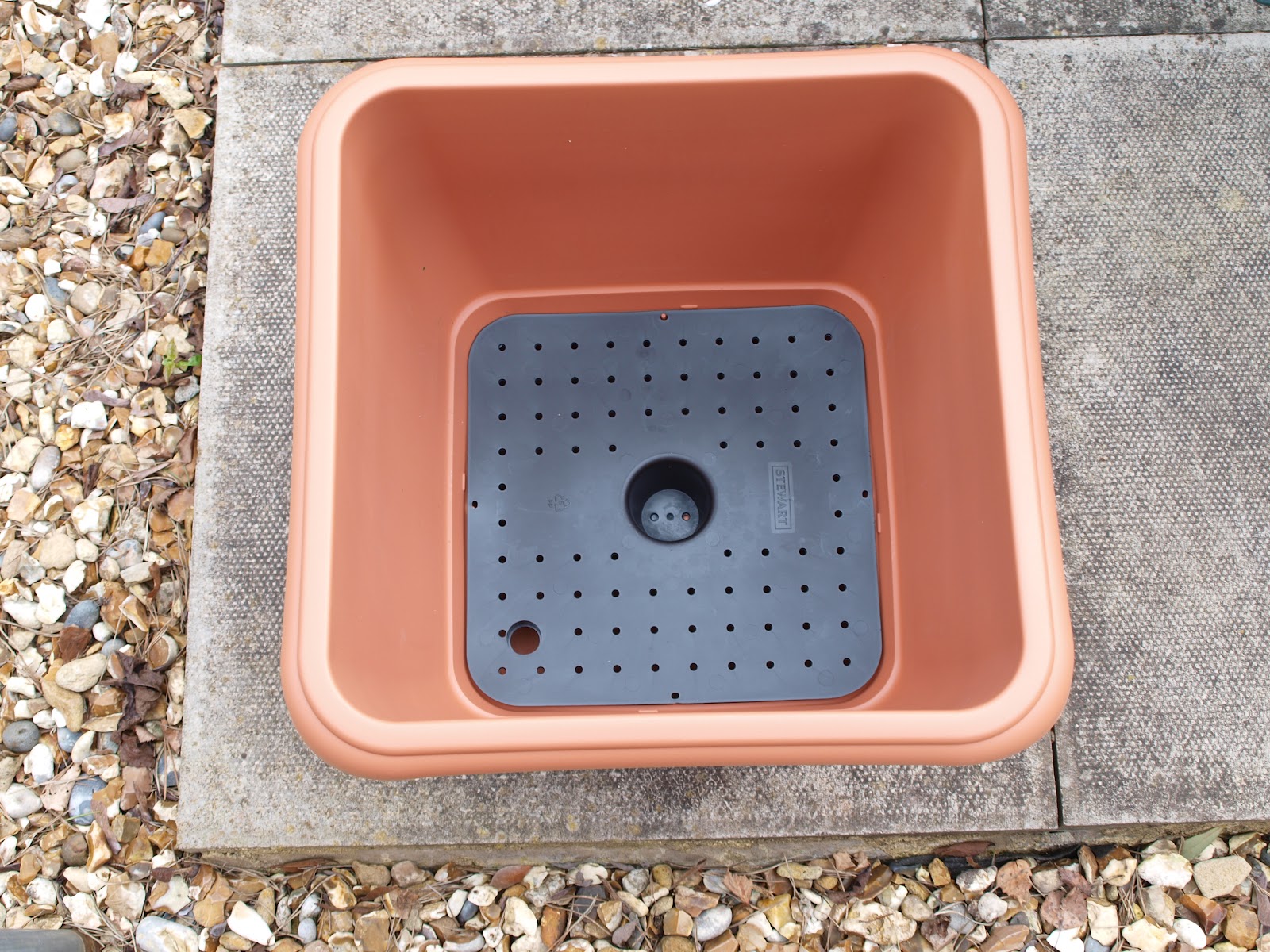 Mark's Veg Plot: Tomato pots