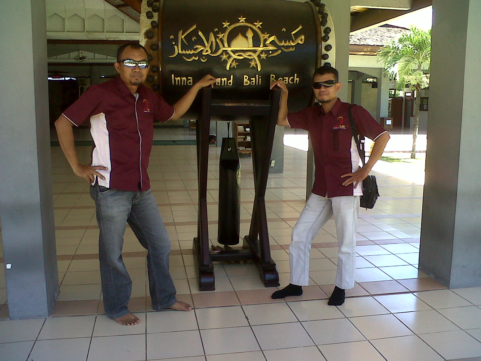 melayani paket wisata dan ziarah