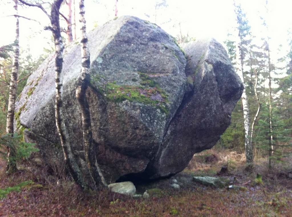 SOBouldERing: Sten sten sten....även i skogen