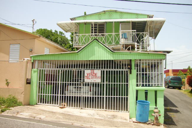 A Walk Around my Aunt's Colorful Hillside Neighborhood in Juana Diaz ...