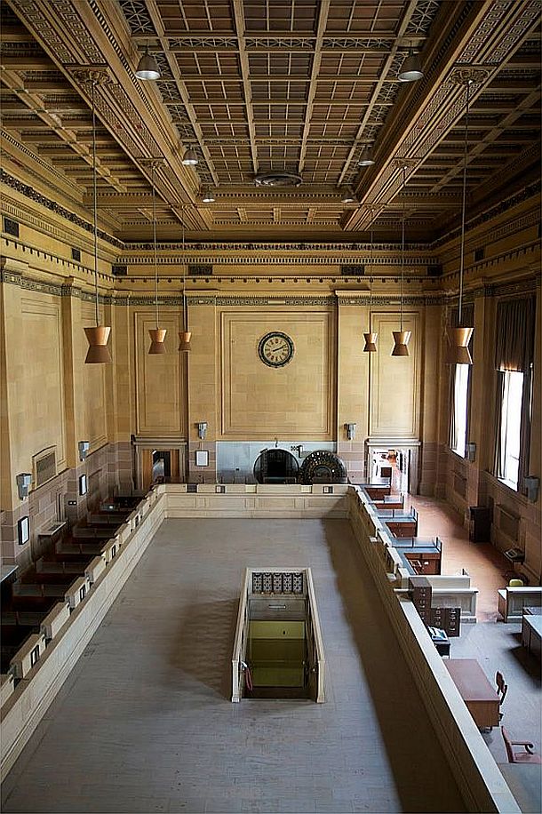 Favorite Hunks & Other Things: Robert Colgan: All the Way to the Bank