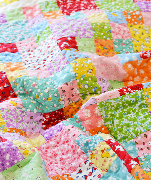 Down Grapevine Lane: 'Toy Chest' cot quilt