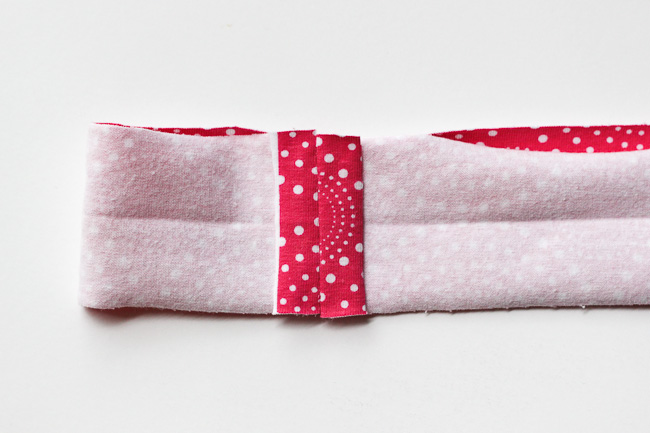 MODKIDBOUTIQUE: Tips & Tricks: Knit Neck Binding 3 Ways