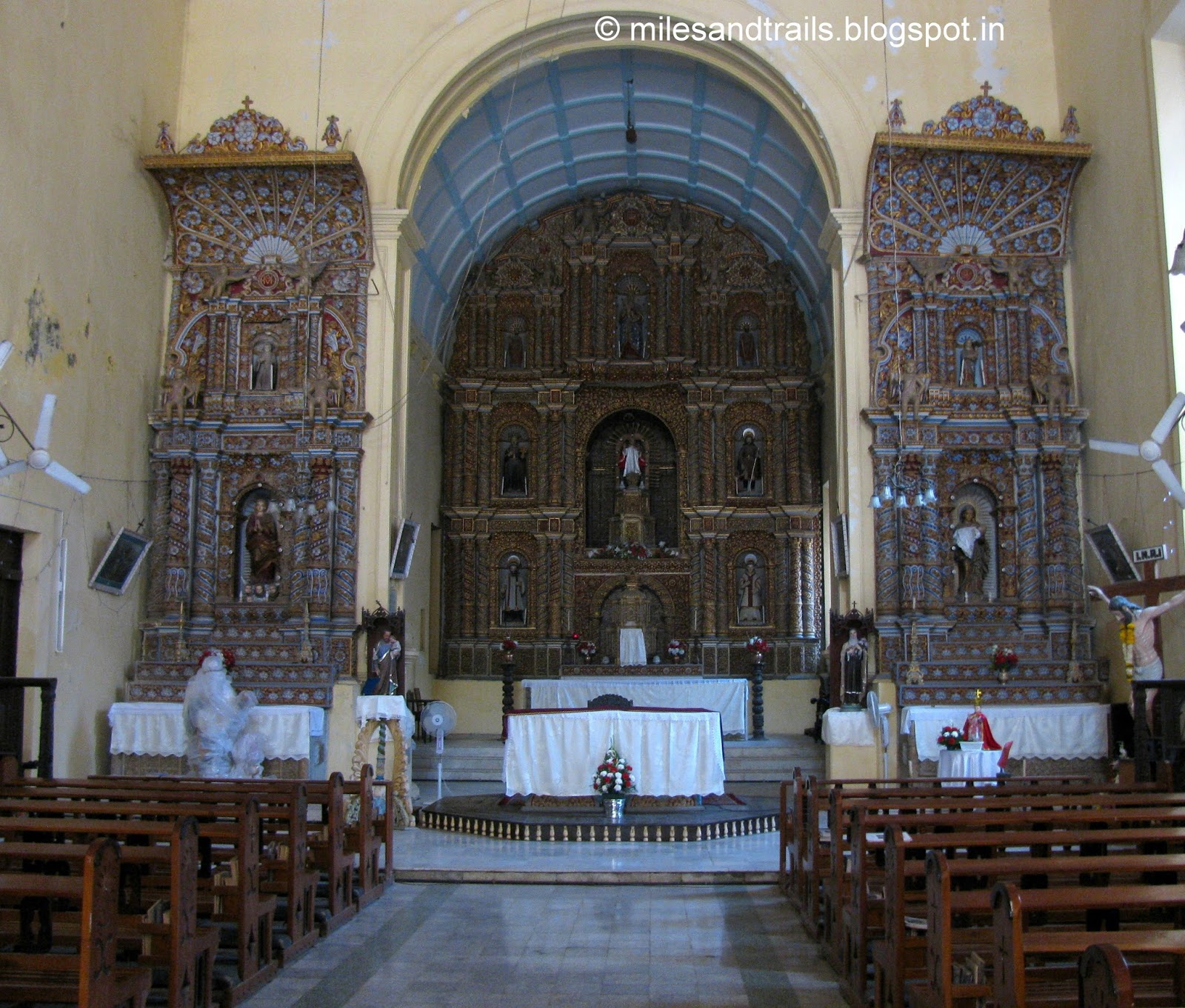 Miles and Trails: The Church of Bom Jesus (Holy Jesus), Daman