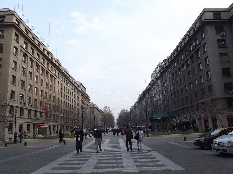 Los bulevar; un ejemplo: Paseo Bulnes de Santiago.-a