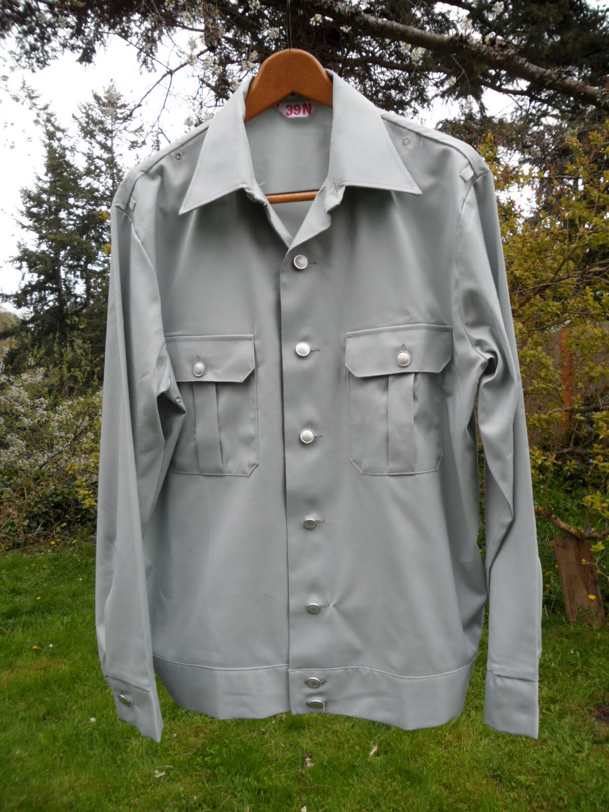 Four Bees: DDR Volkspolizei Hemdbluse, East German Volkspolizei Jack Shirt