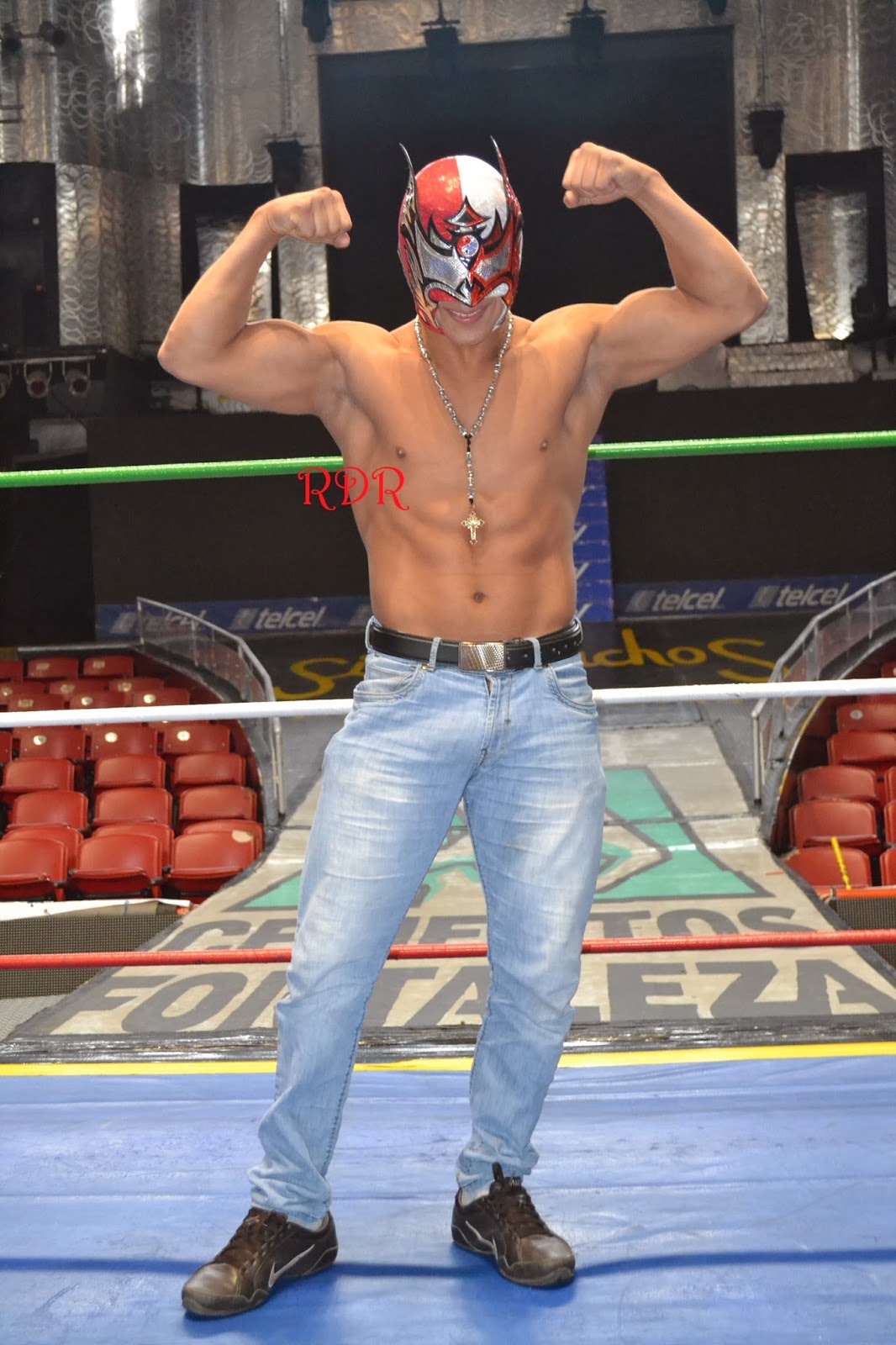 RdR: CMLL DEBUTA A UN NUEVO DRAGÓN LEE