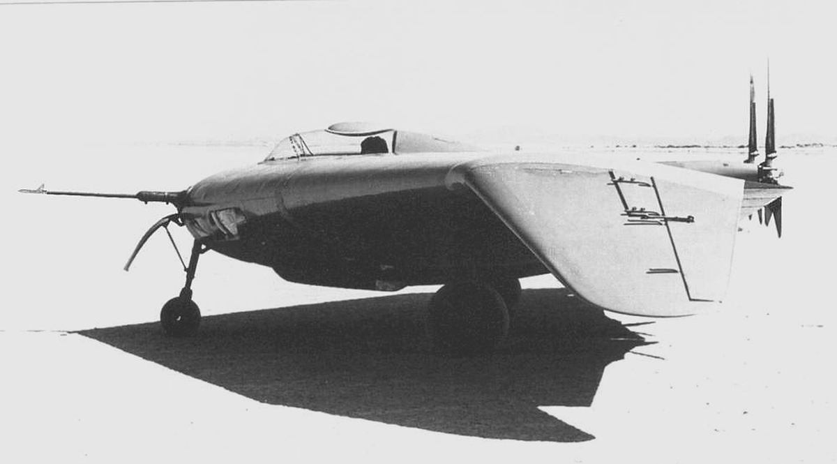 FDRA - Fuerza Aérea: Avión experimental: Northrop N-1M Jeep