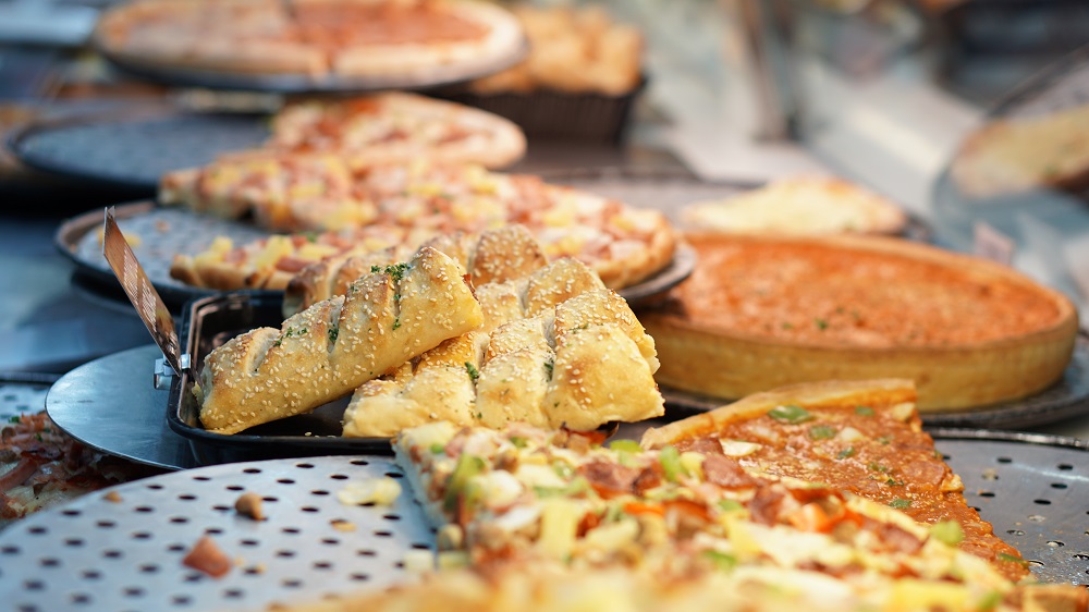 It’s a Super Cheese Pizza this Holiday Season at Sbarro - The Daily ...