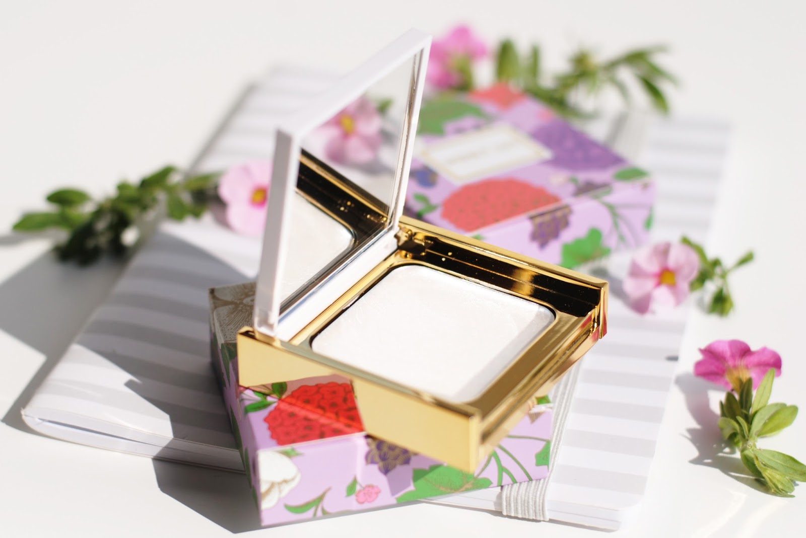 I AM A FASHIONEER: Winky Lux - Light Box Illuminators