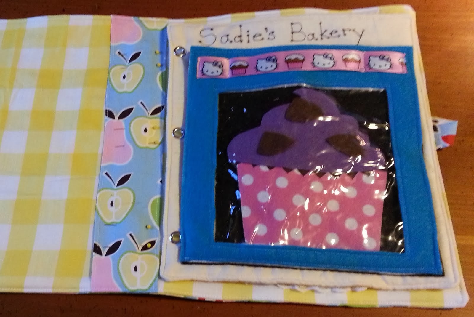 The Busy Bug Life: Tutorial: Quiet Book Cover