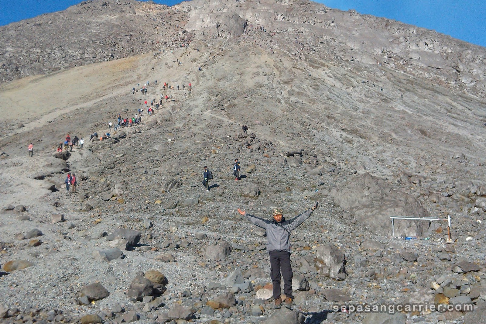 Pendakian Gunung Merapi Via Selo Sepasangcarrier