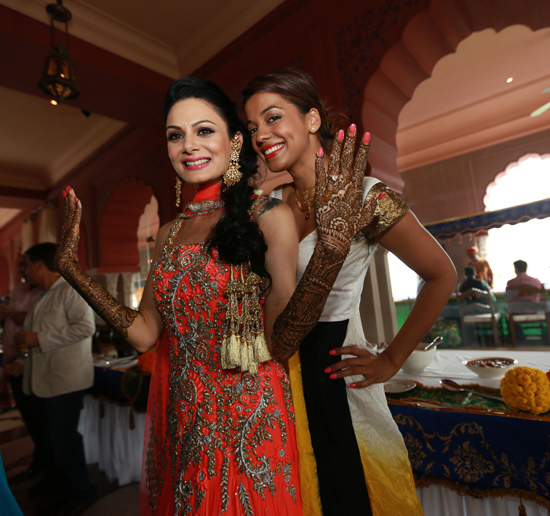 WORLD OF CRISIS: Shaadi.com CEO Anupam Mittal and model Anchal Kumar ...