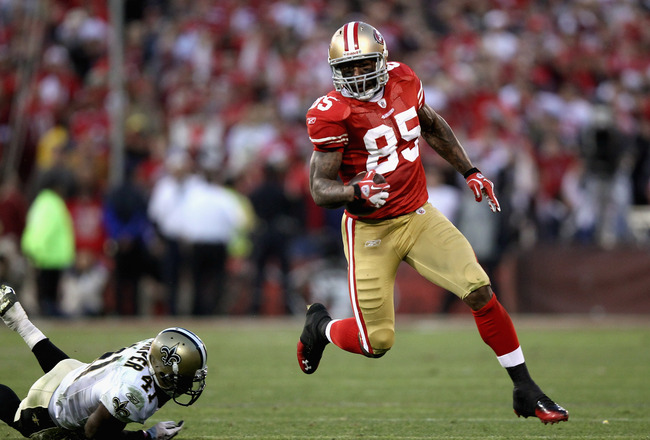 Denver Broncos acquire tight end Vernon Davis from Niners