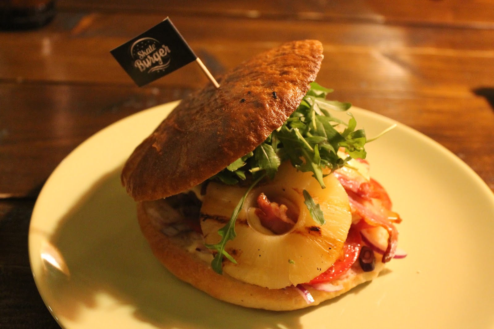 w poszukiwaniu idealnego burgera: Skate Burger