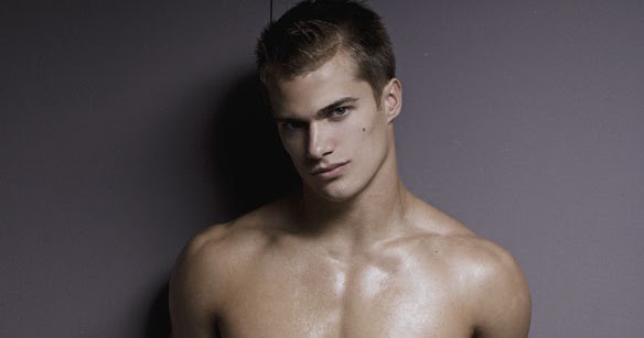 L'Homme du Jour: SETH KUHLMANN