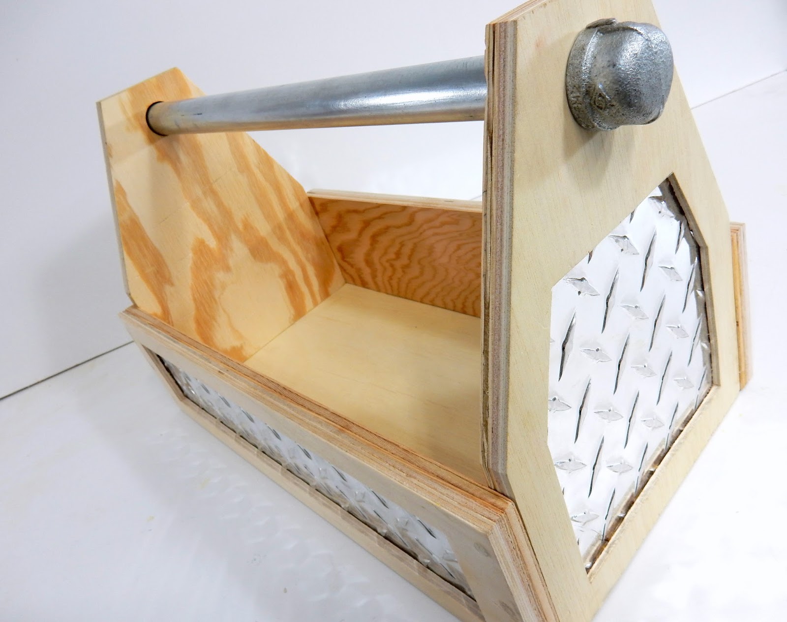 Jax Design: Diamond plate tool box