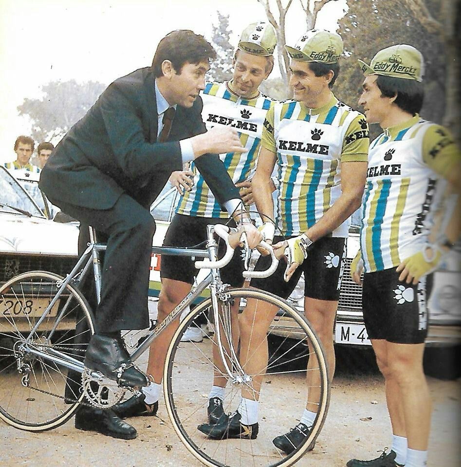 Ciclismo Ninja (Barcelona): Equipación Grupo Deportivo Kelme