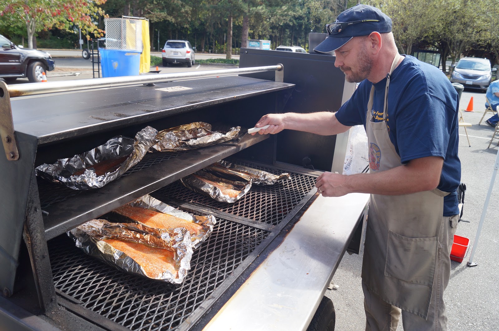 Shoreline Area News: Police charity BBQ serves long lines of customers