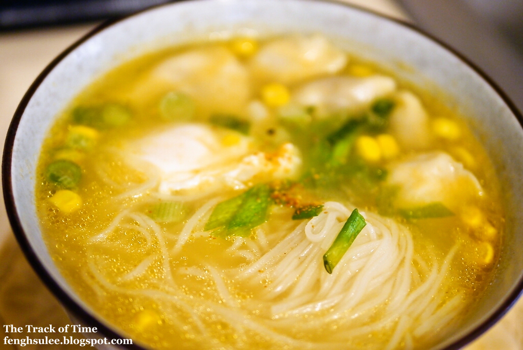 Thai Kitchen Bangkok Curry Instant Rice Noodle Soup | The Track of Time