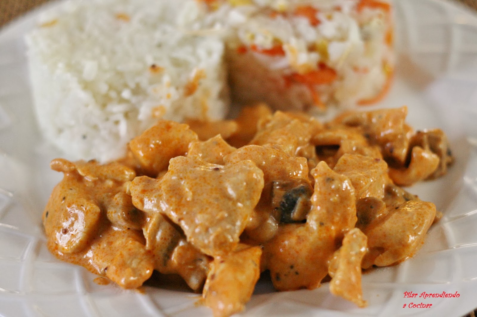 Aprendiendo a Cocinar: POLLO CON SALSA STROGONOFF