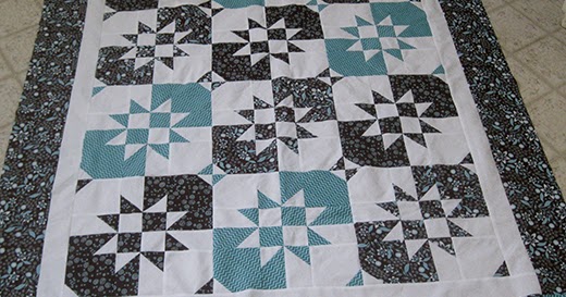Quilting Land: Disappearing Hourglass Quilt