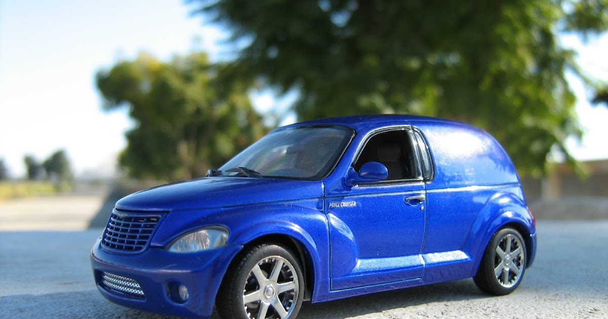 El Garaje Algabeño: Chrysler PT Cruiser Panel Van de AutoArt