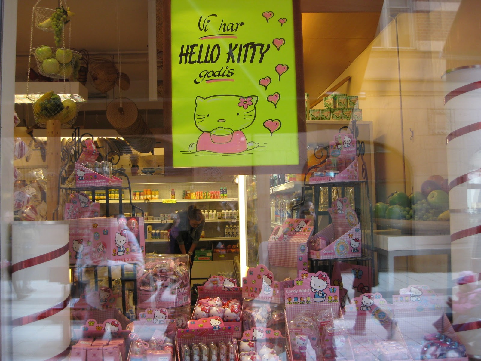 Diet Coke + Hello Kitty Addict: Numerous Hello Kitty sightings in Sweden