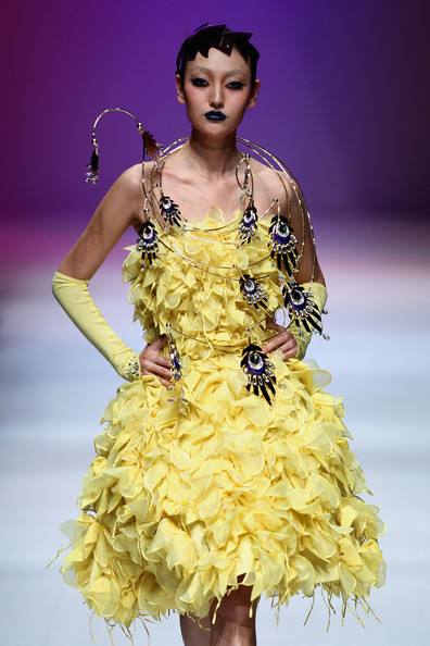 MIKE KAGEE FASHION BLOG : SPECTACULAR FASHION AT CHINA FASHION WEEK ...