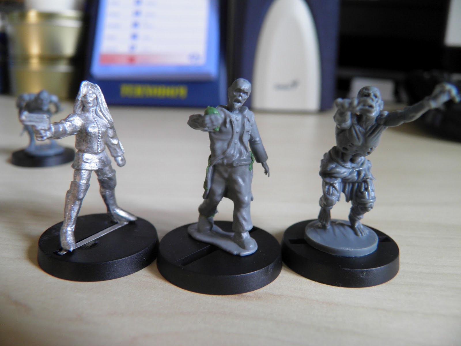 The Necroleadicon: Mantic zombies - unboxing