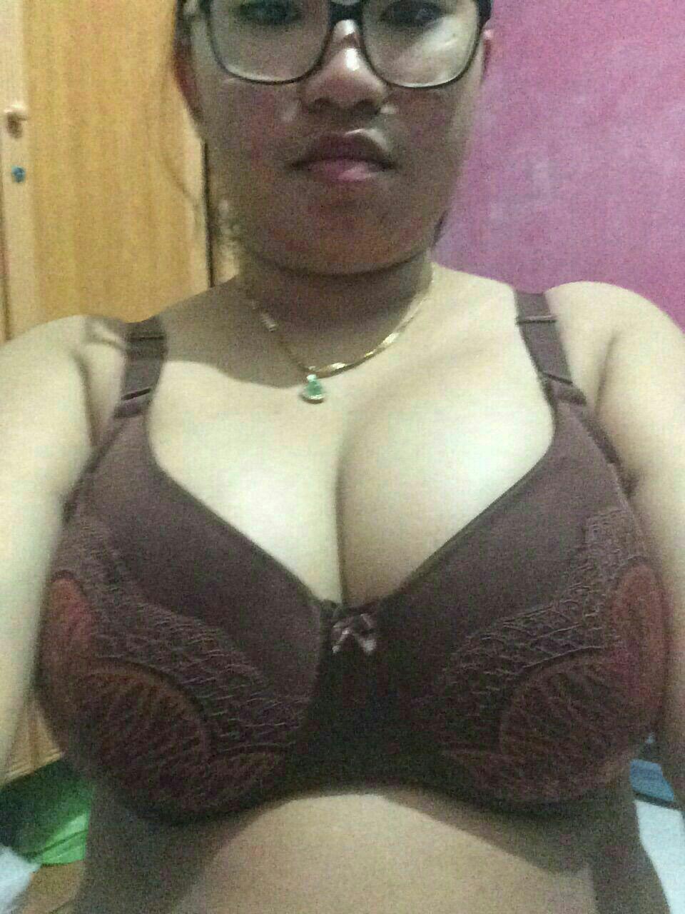 Foto Cewek Endut Berani Bugil Dan Pamer Badan | Skandal Foto Bokep ABG | Situs Film Porno dan ...