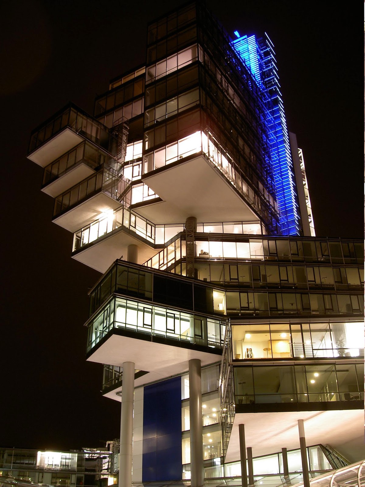 10 Bangunan Di Dunia Dengan Arsitektur Yang Unik | Logo-Logo