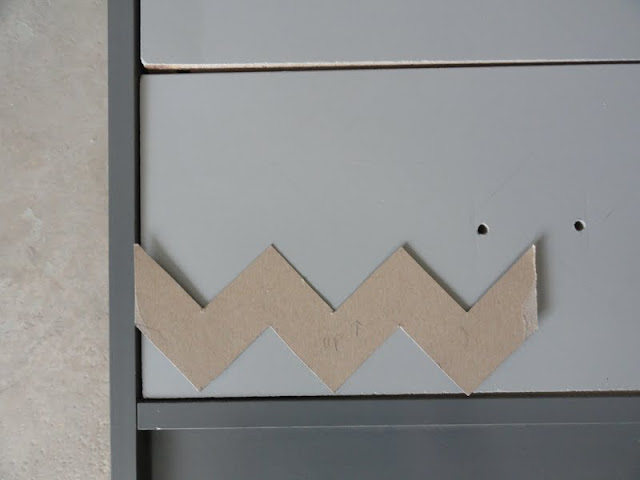 Kayboo Creations: Chevron Side Table