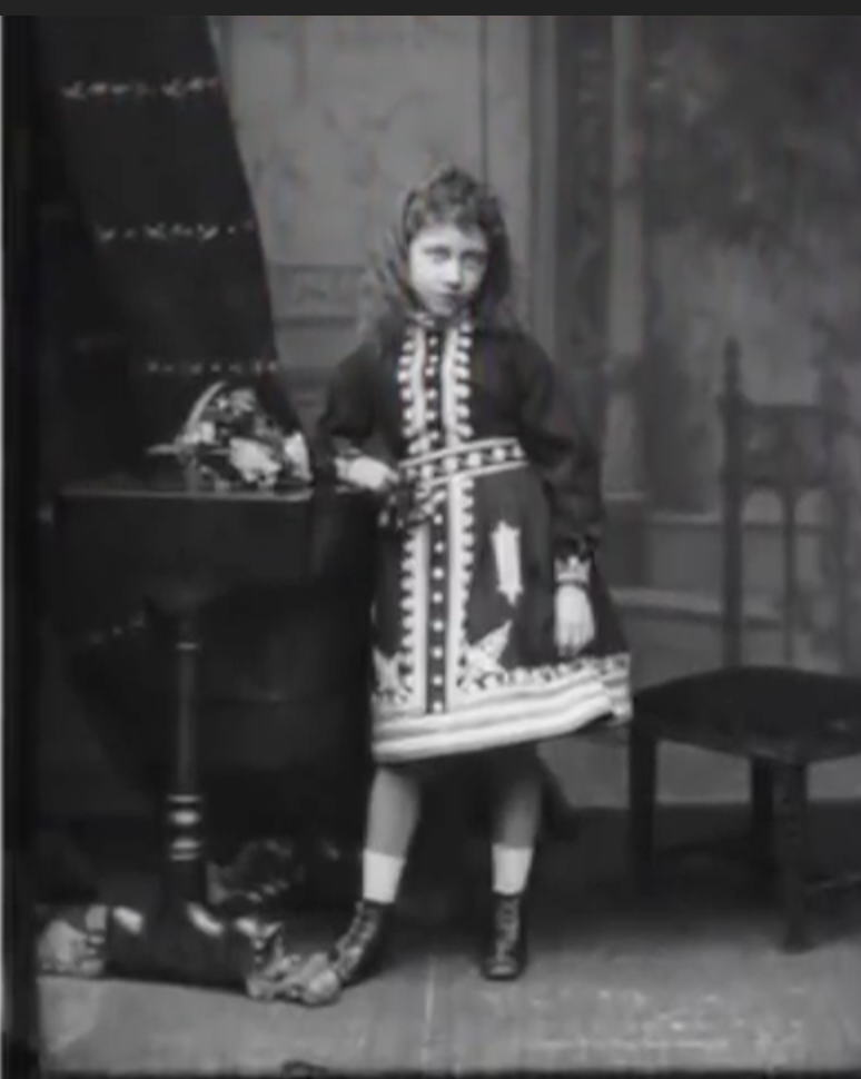 THE SAVVY SHOPPER: Princess Louise, Duchess Of Argyll