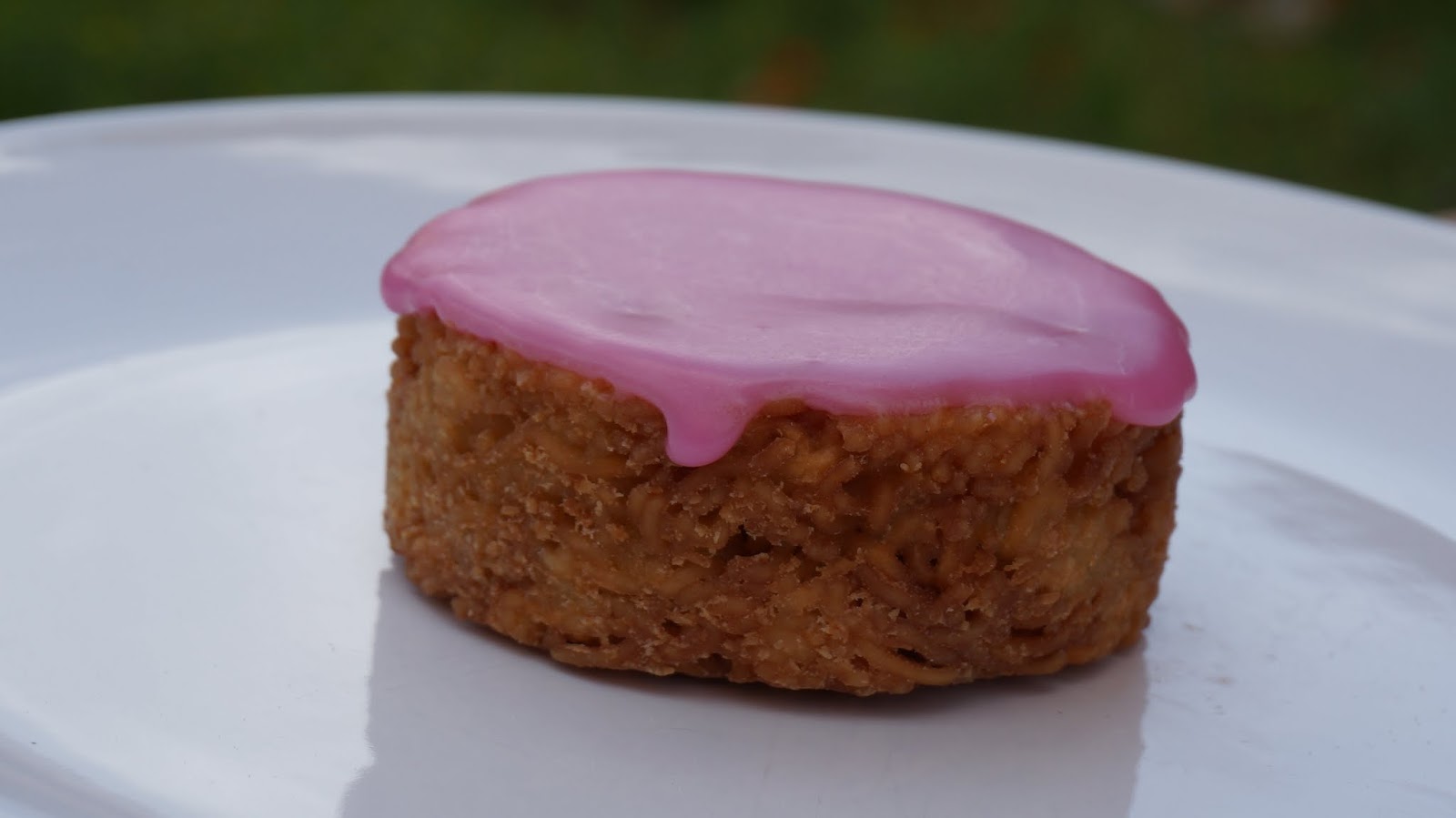 Ramnut , Donut de Ramen con horchata ~ Pasteles de colores