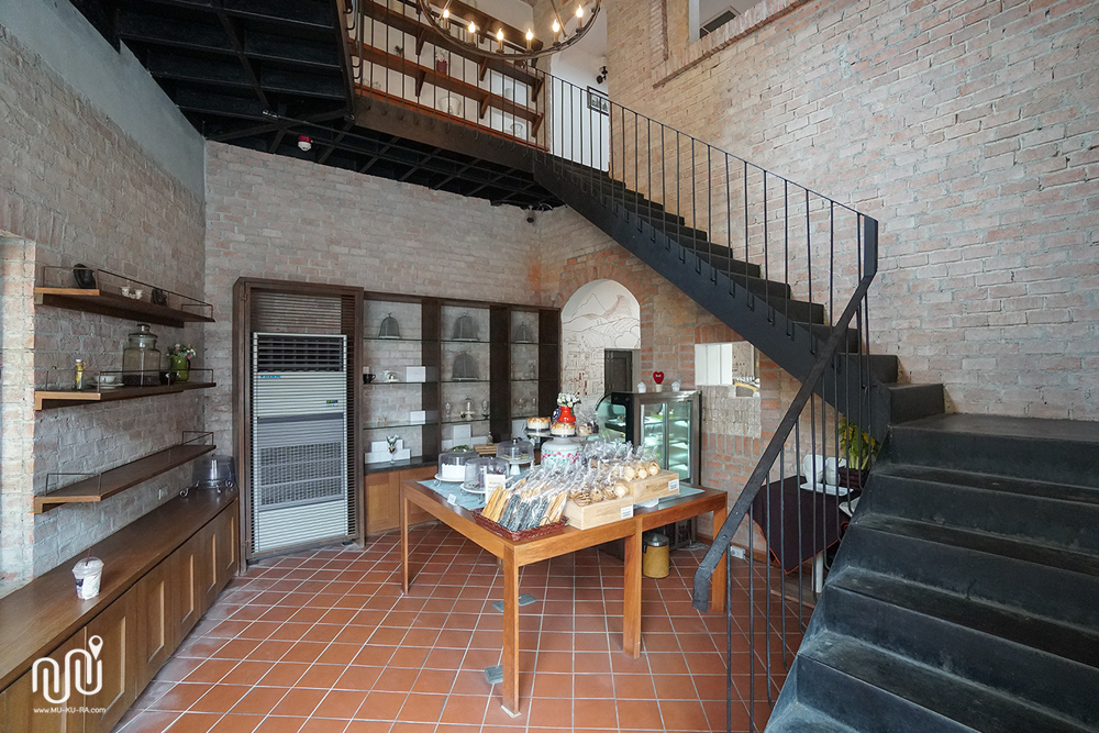 พาเที่ยว PRIMO PIAZZA เขาใหญ่ ให้อาหารเจ้าอัลปาก้า | พาเที่ยวแบบง่ายๆ ...