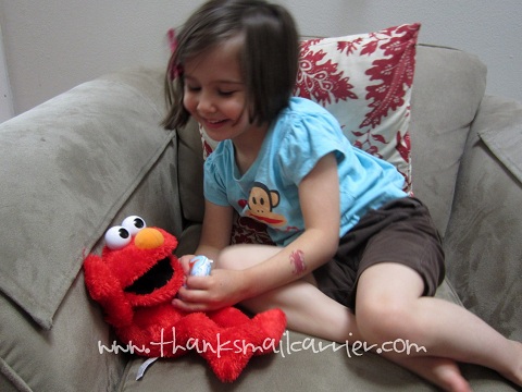 Thanks, Mail Carrier | Playskool Sesame Street LOL Elmo {Review}