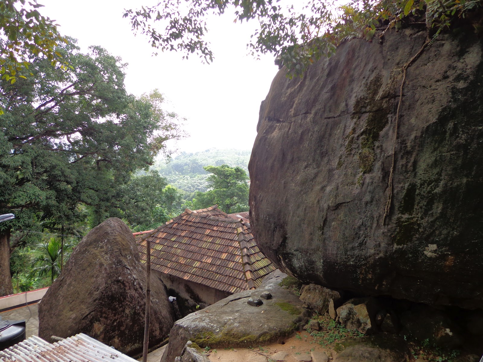 Road Bloke: Kalil Temple, Methala, Perumbavoor, Kerala