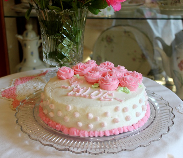 My Cozy Corner: Breast Cancer Awareness ~ A Pink Cake