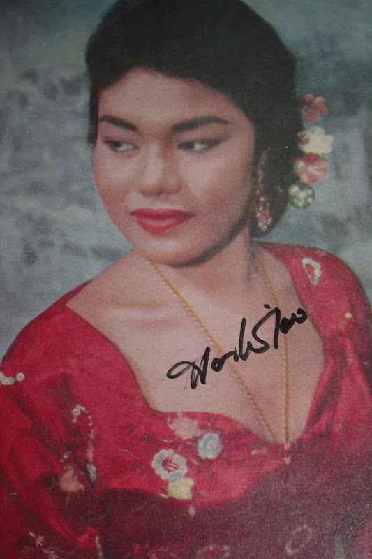 IPOH STATION ANTIQUE CAFE: NENG YATIMAH & HASHIMAH YON