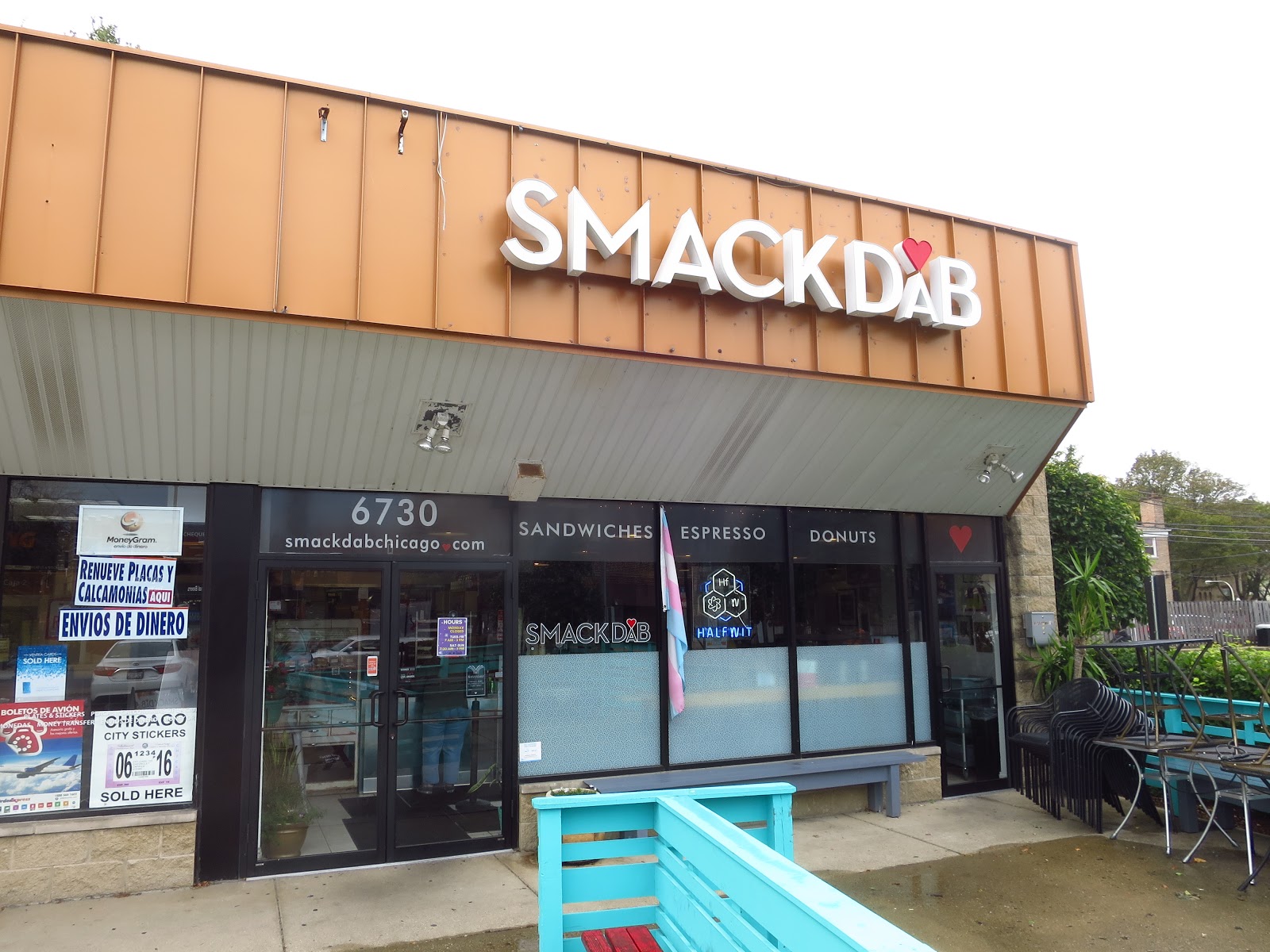 Smokin' Chokin' and Chowing with the King: Smack Dab