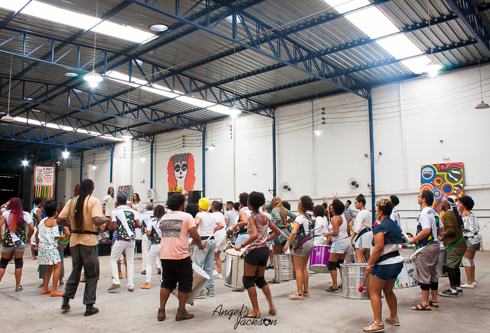 ANGOLA JANGA - RESISTÊNCIA, AMOR E ABRAÇO - Angel Jackson