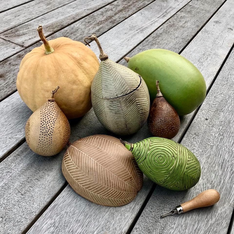 Stéphanie Ledoux: Les ateliers polynésiens : La gravure sur calebasse