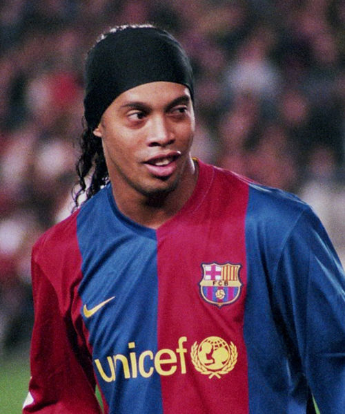 Soccer News World: Ronaldinho is a Striker from Flamengo
