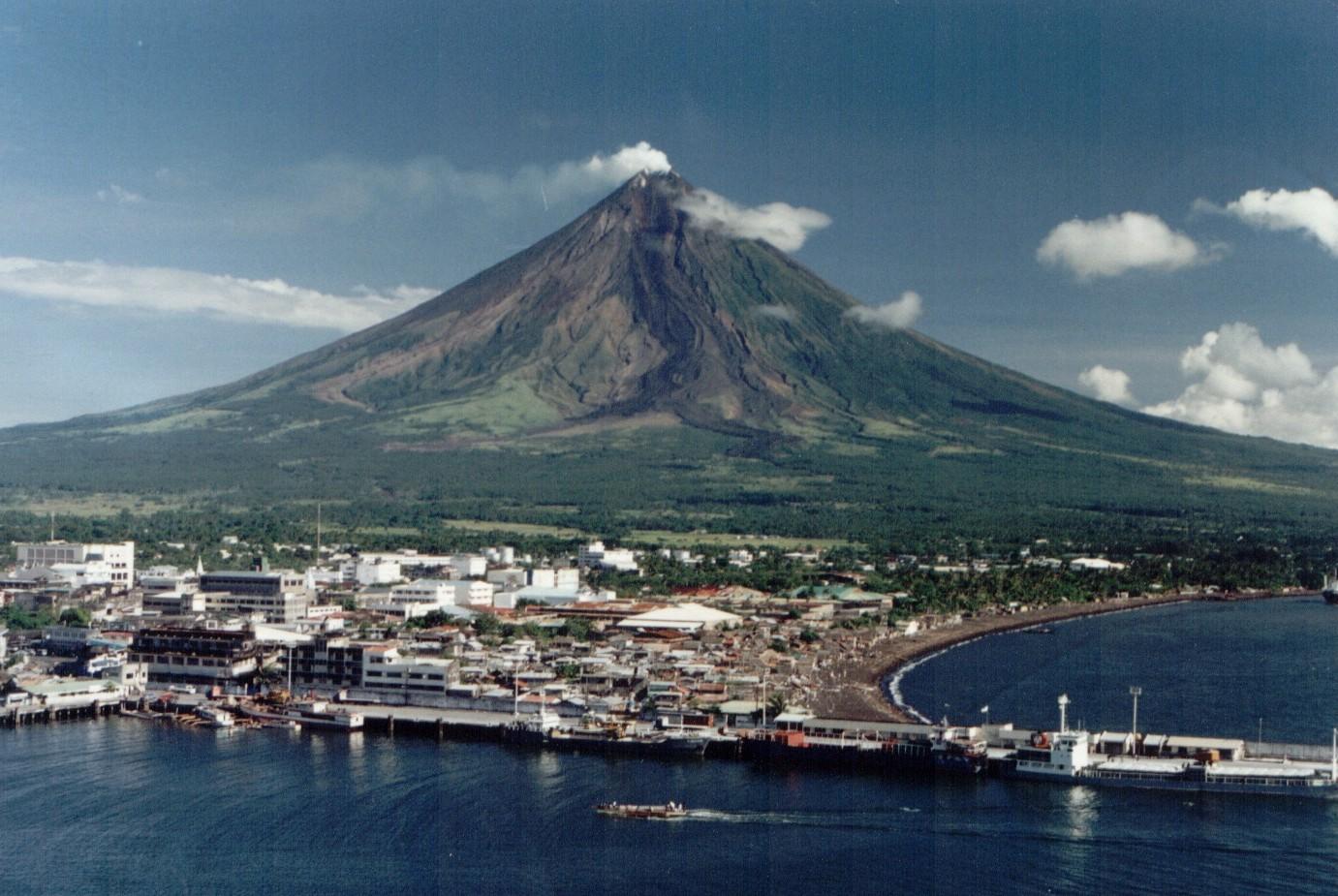 Filipinas Beauty: Mayon Volcano, Natural Park, Philippines