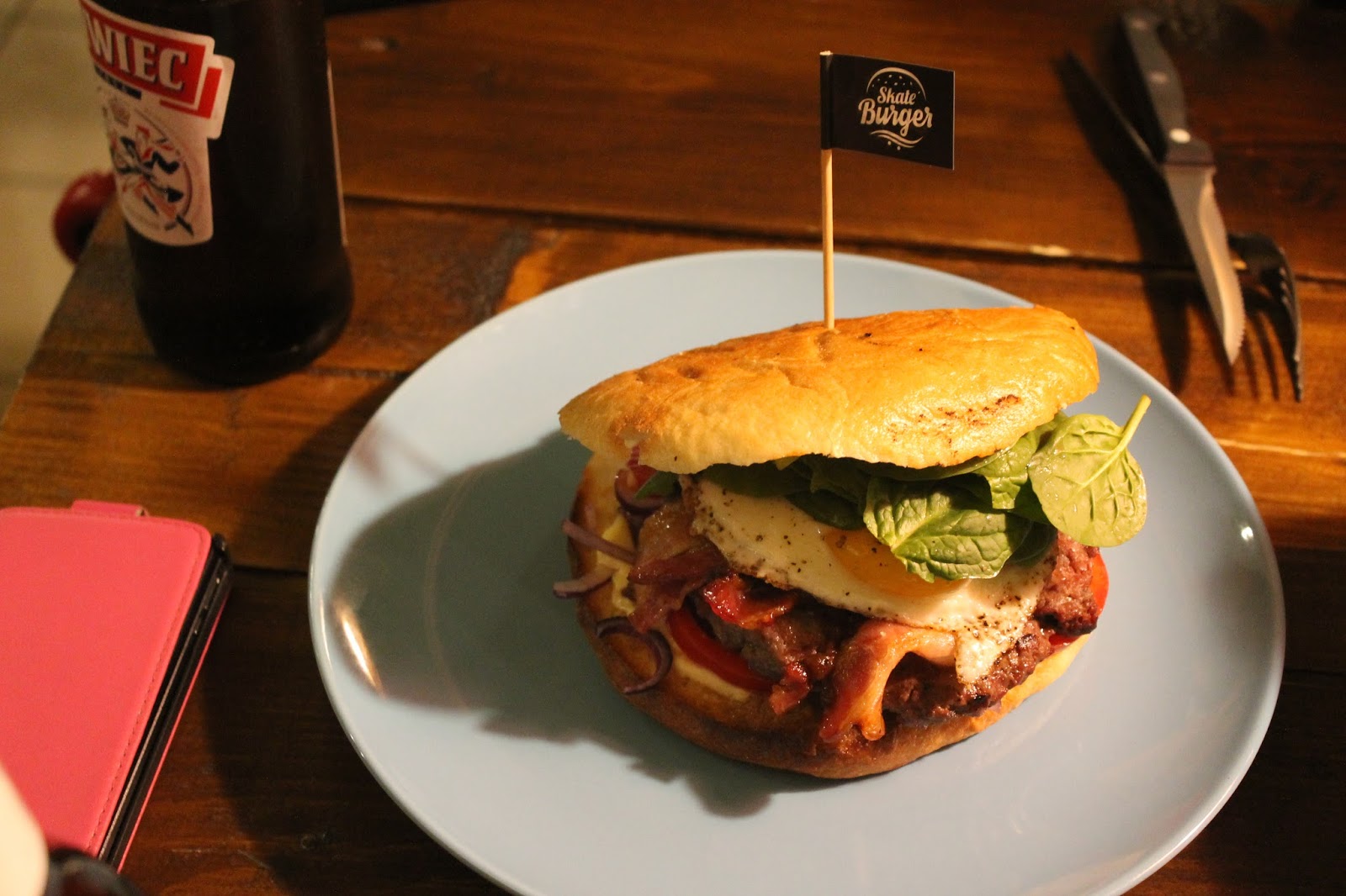 w poszukiwaniu idealnego burgera: Skate Burger